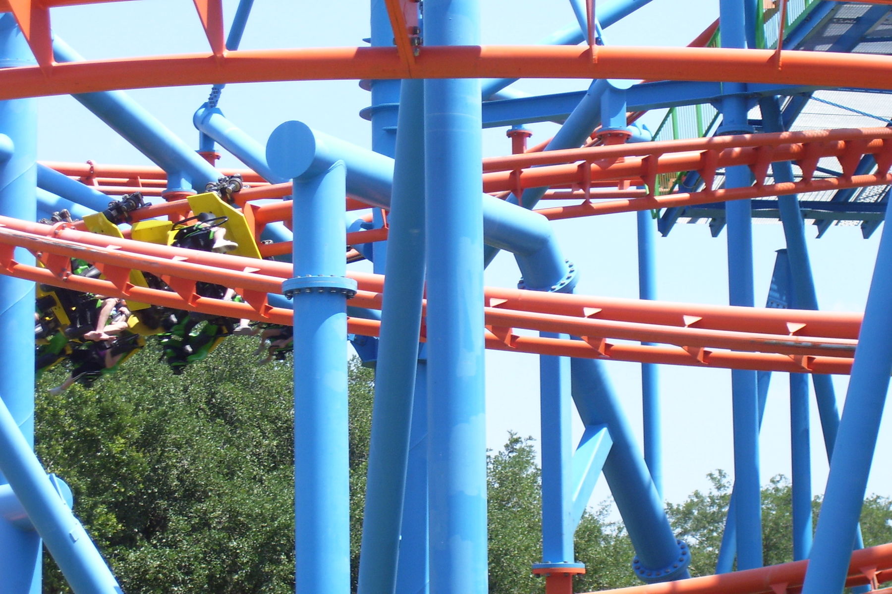 Suspended Family Coaster | Vekoma Rides Manufacturing BV